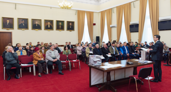 Bugetul local, dezbătut cu ieșenii - 7est.ro - Cotidian de știri ...