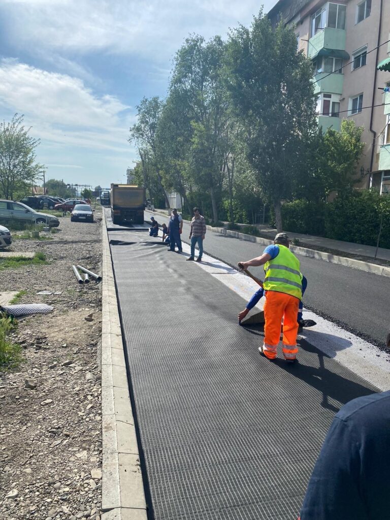 Modernizarea străzii Luca Arbore. Astăzi se toarnă asfalt. - 7est.ro ...