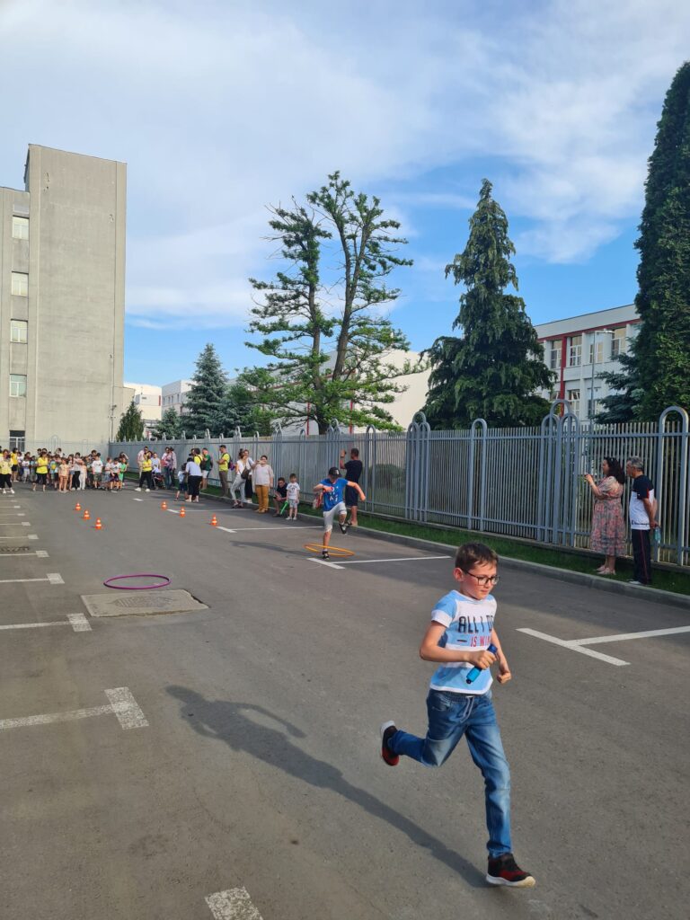 poza 1 iunie 1 - 7est.ro - Stiri Iasi, stiri locale, nationale si ...