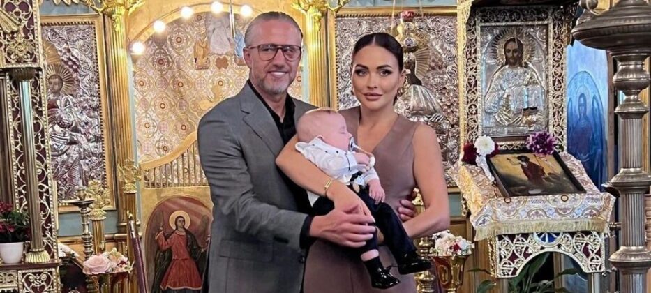 Laurențiu Reghecampf și Corina Caciuc și-au creștinat fiul în secret! Primele imagini de la ...