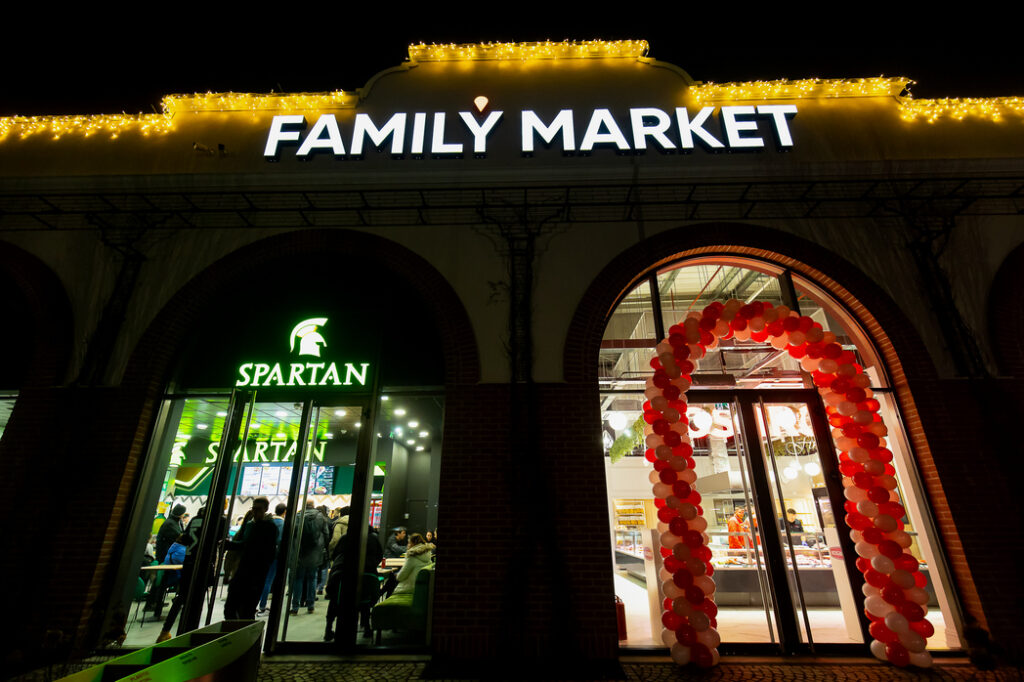 Află ce magazine găsești la Family Market Bucium! - 7est.ro - Cotidian ...