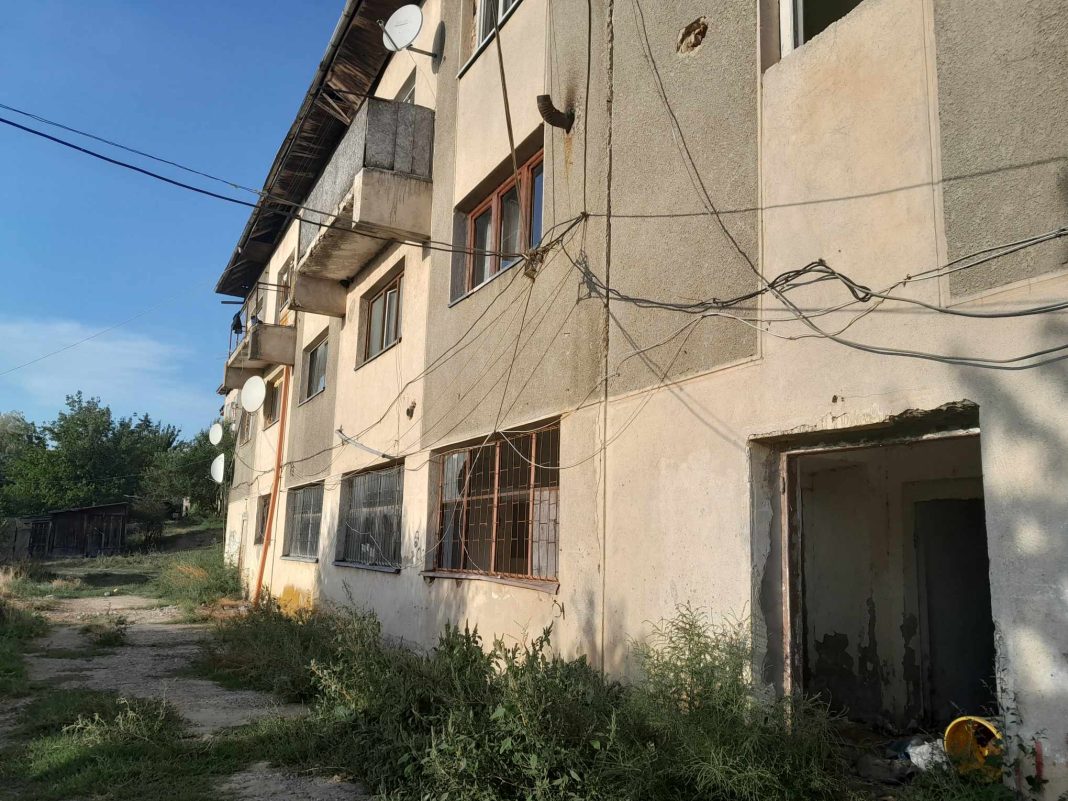 Ghetourile din Holboca! Blocuri fantomă cu structură de rezistență din ...
