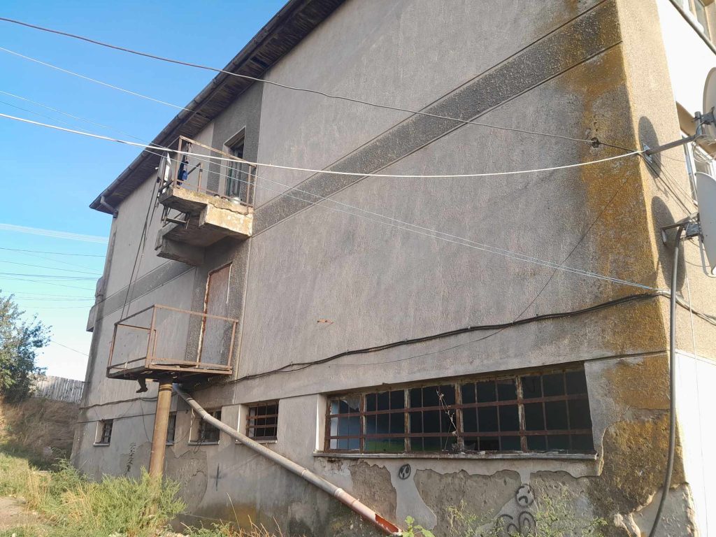 Ghetourile din Holboca! Blocuri fantomă cu structură de rezistență din ...