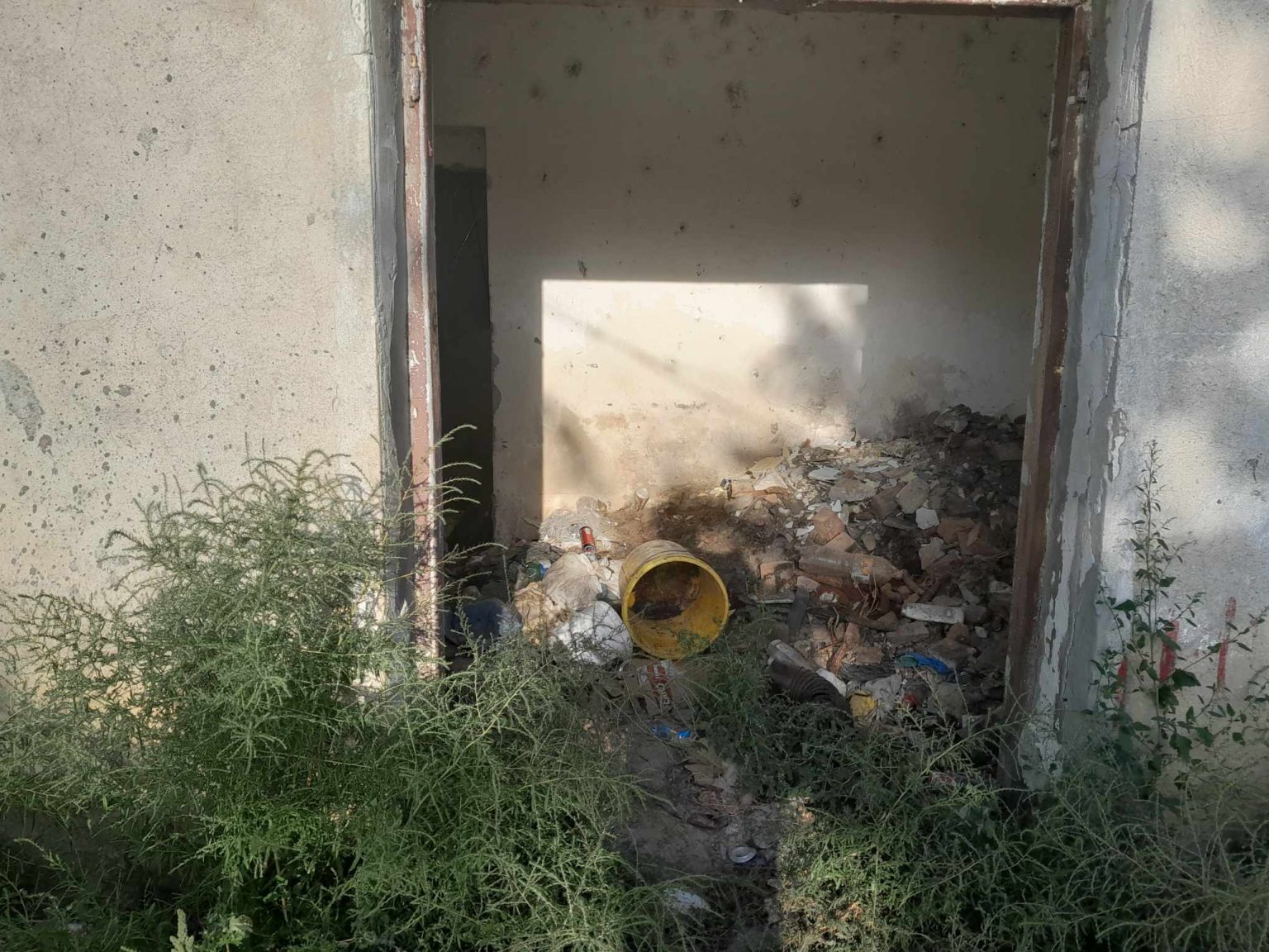 Ghetourile din Holboca! Blocuri fantomă cu structură de rezistență din ...