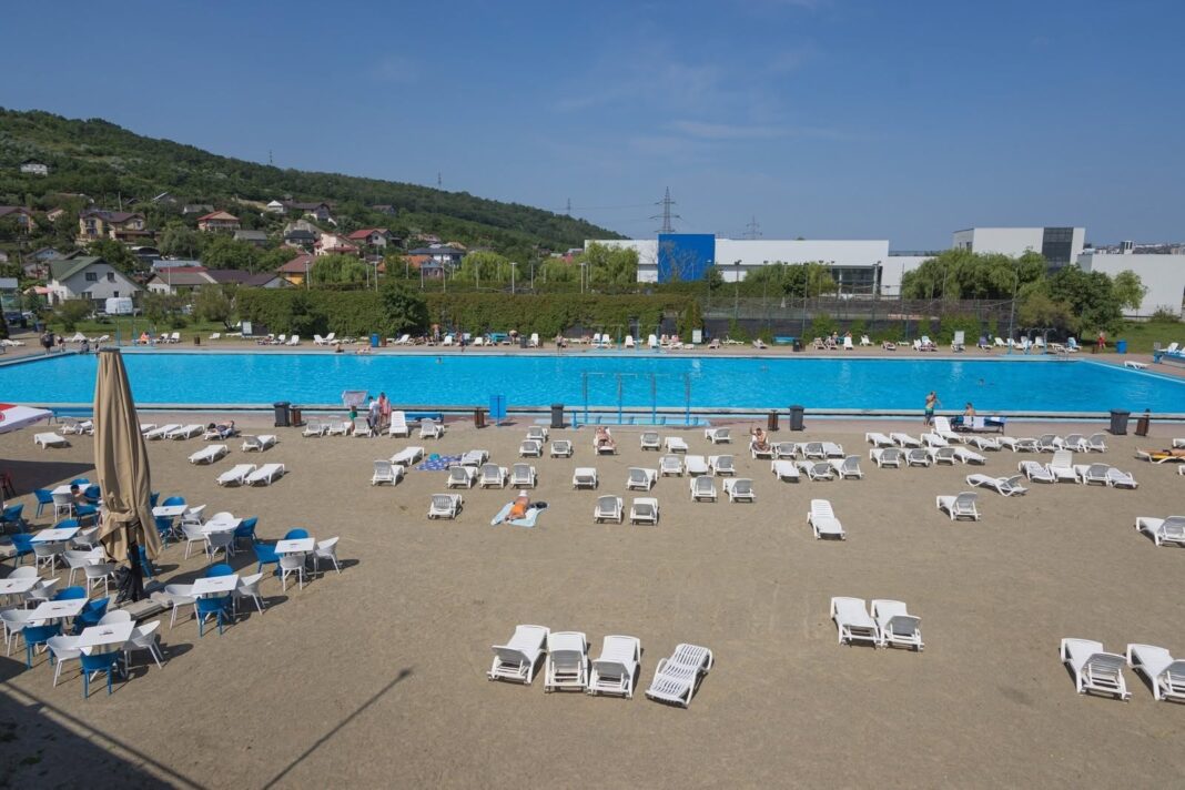 Strand deschis pentru ieșenii dornici de relaxare - 7est.ro - Cotidian ...